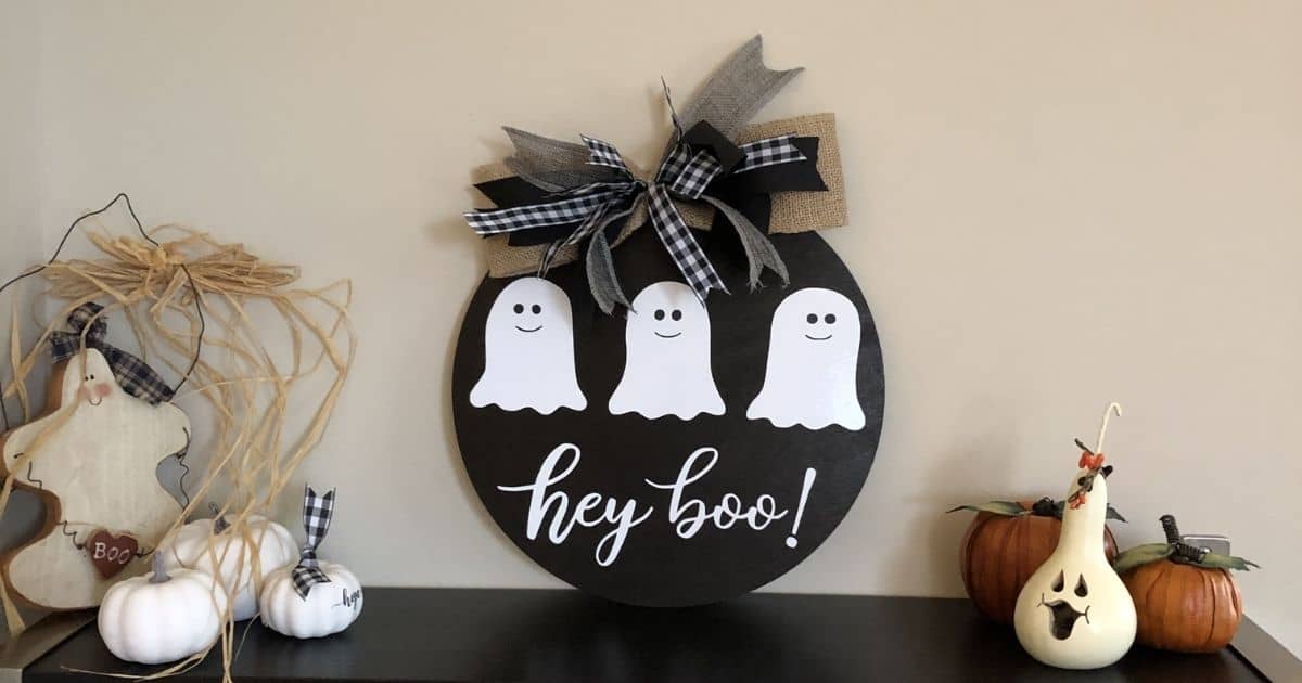"Hey Boo!" Halloween Wood Sign - Curious Creative Studio